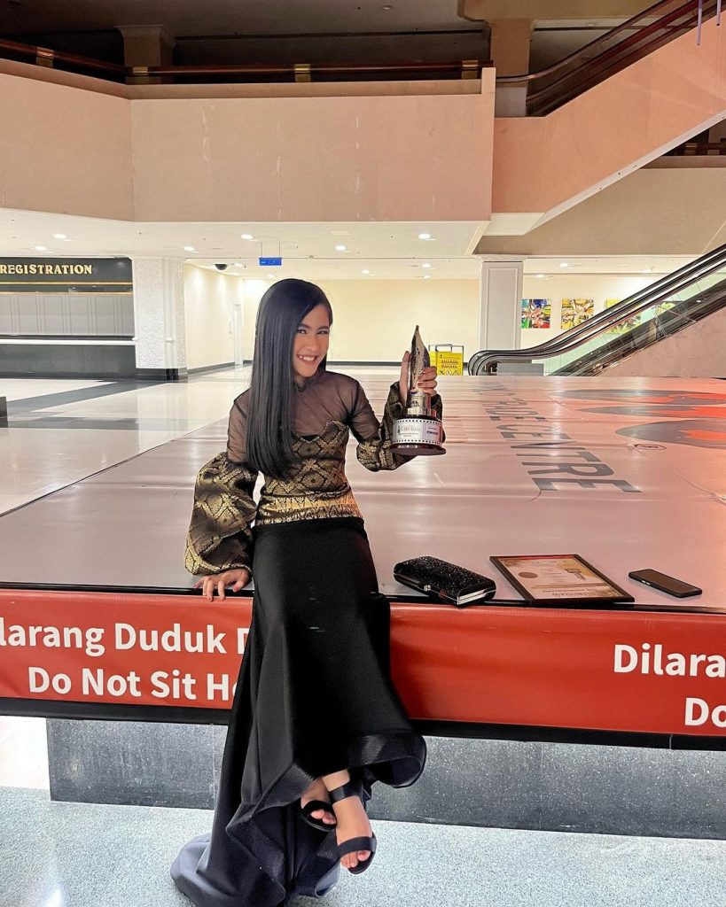 Pelakon Hampir Lumpuh Ditolak Budak, Netizen Dedah Hal Sebenar, Petik ...